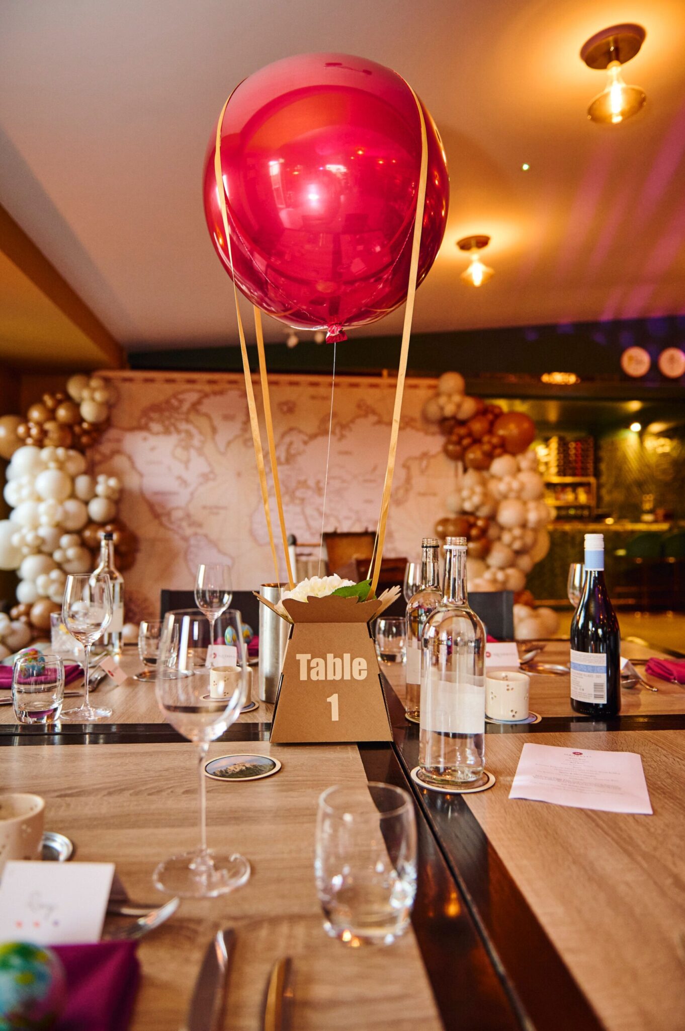 7 Creative Christmas Party Themes for Every Occasion (Home & Office ...