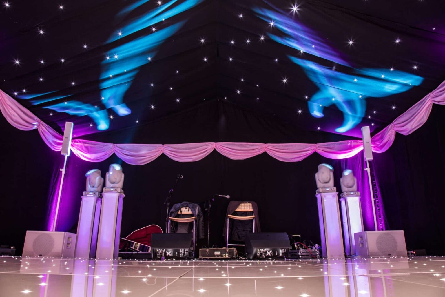 The Ultimate Guide to Glamorous New Year Decorations for Parties and ...